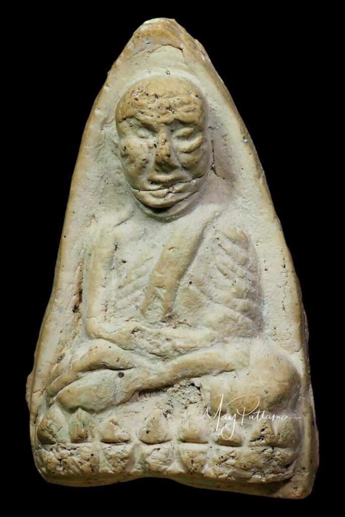 หลวงปู่ทวด วัดประสาท พิมพ์ใหญ่ปลายเเหลม เนื้อขาวอมเขียว ปี 06 - Onepra.com